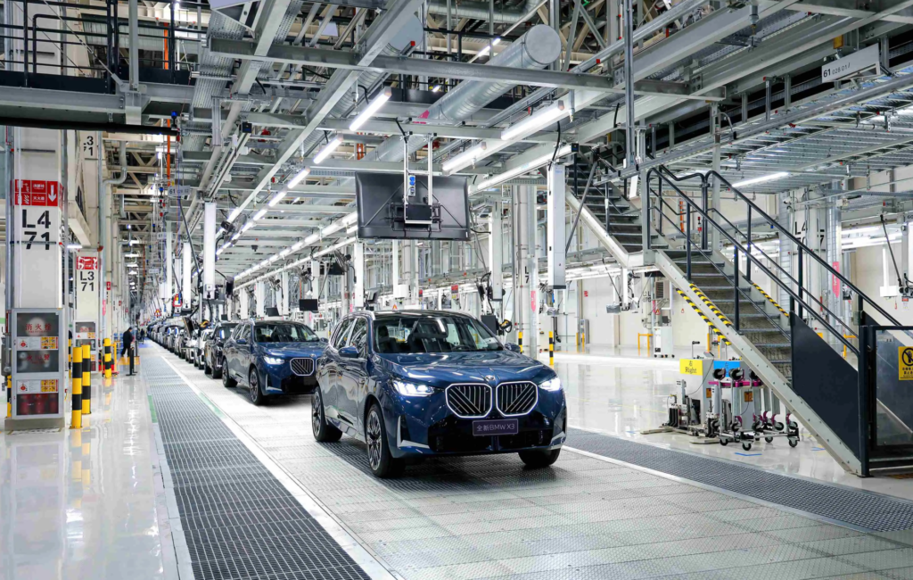 Customization of the Passenger-car final-assembly slat conveyor line ...